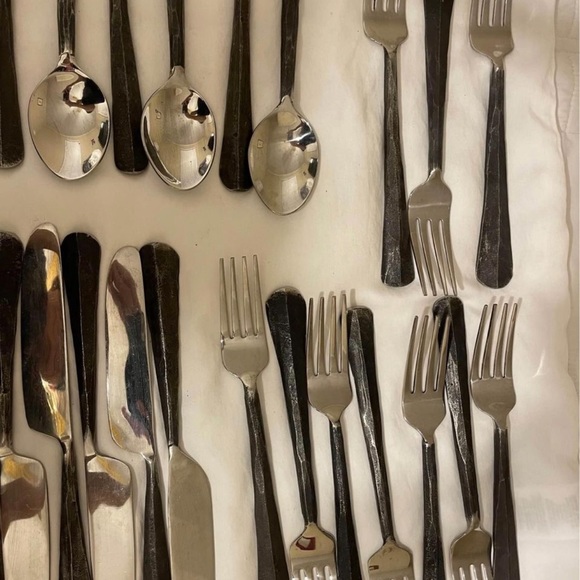 Pottery Barn | Kitchen | Pottery Barn Ridge Flatware Set Piece Set ...